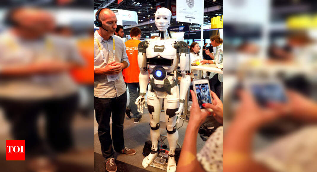 New system lets you control robots with brain waves and hand gestures ...