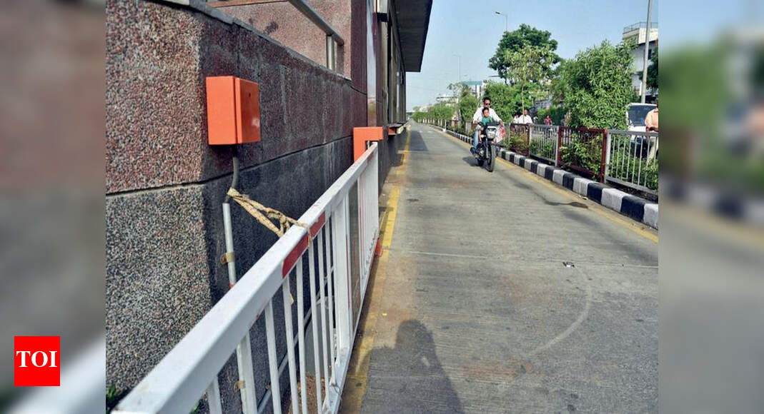 BANKING ON SWING GATES TO RESTORE ORDER | Surat News - Times of India