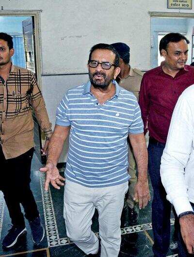 Arrest warrant issued against diamantaire Vasant Gajera | Surat News ...