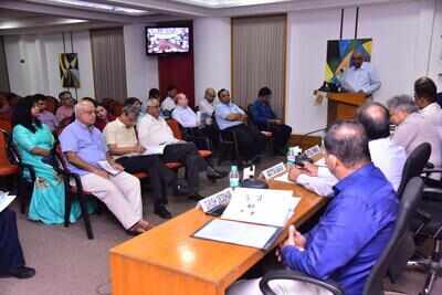 Pande re-elected as VIA president | Nagpur News - Times of India