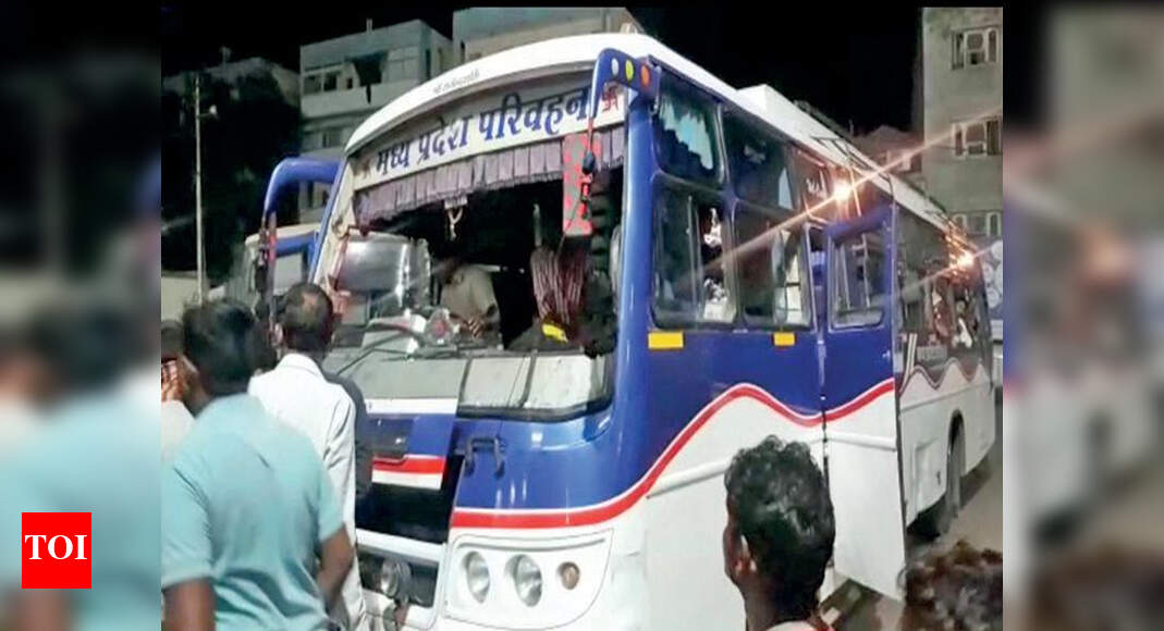 Robbery bid foiled by alert bus driver | Vadodara News - Times of India