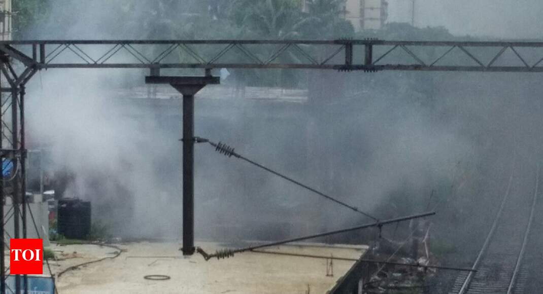 Fire in Mumbai: Fire breaks out in ticket window at Mira Road station ...