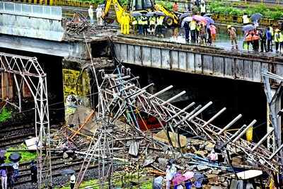 Mumbai Bridge Collapse: Mumbai overbridge collapse injures 5 | India ...