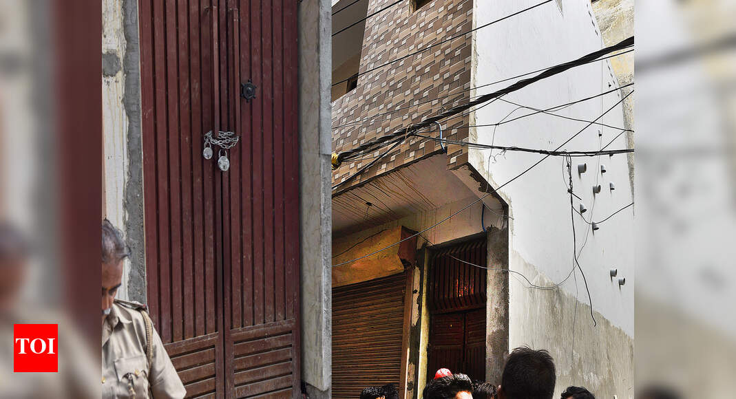 Burari Suicide Case: Cops plan to go for psychological autopsy to clear ...