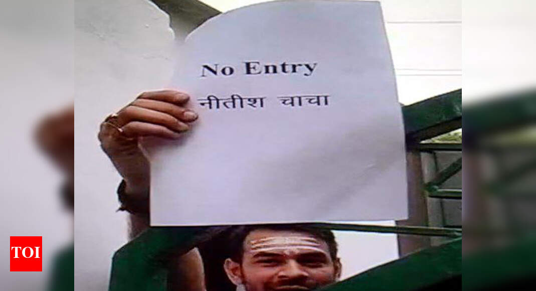 Tej Pratap Yadav shows ‘No entry Nitish chacha’ poster | Patna News ...