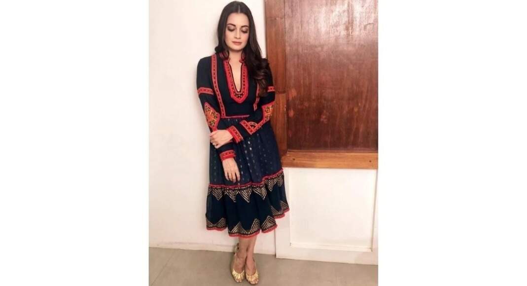 Here's how you can transform your old kurta into different attires ...