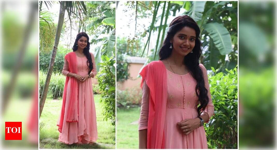 Ghadge And Suun: Amruta to be seen in a new look - Times of India