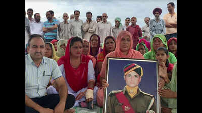 Self-Immolation: Punjab: Mother of martyr threatens self-immolation ...
