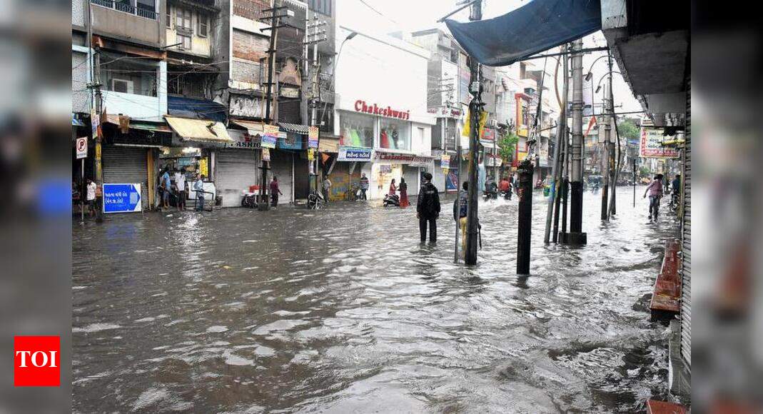 21mm rain enough to leave city waterlogged | Vadodara News - Times of India