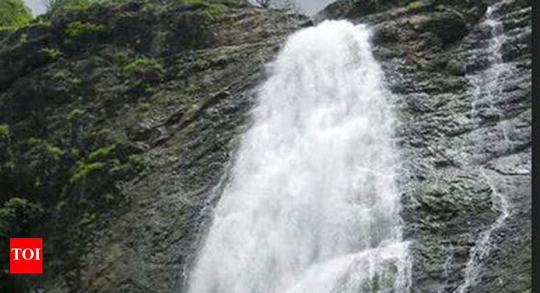 Maharashtra: Many feared stranded, missing at Chinchoti waterfall in ...