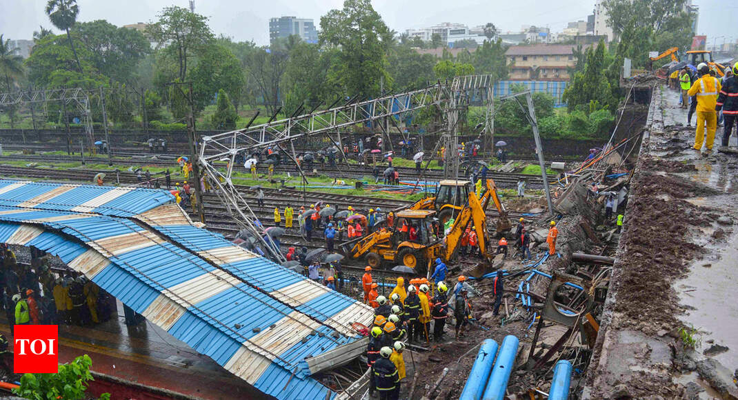 Andheri bridge collapse claims its first victim | Mumbai News - Times ...