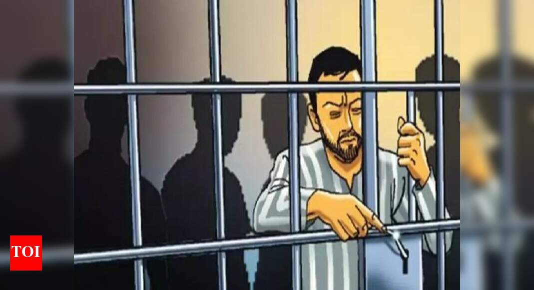 Criminal escapes from custody after locking cop in washroom | Delhi ...