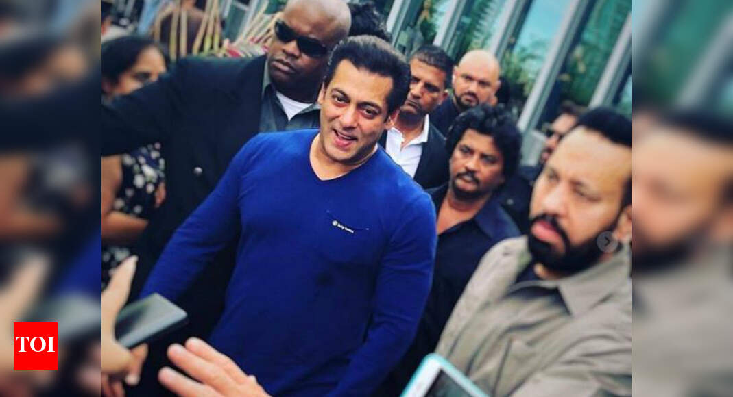 Salman Khan is all smiles as he greets his fans in Ontario, Canada ...