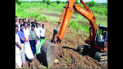Madurai: Desilting of Thuvariman tank taken up after 40 years | Madurai ...