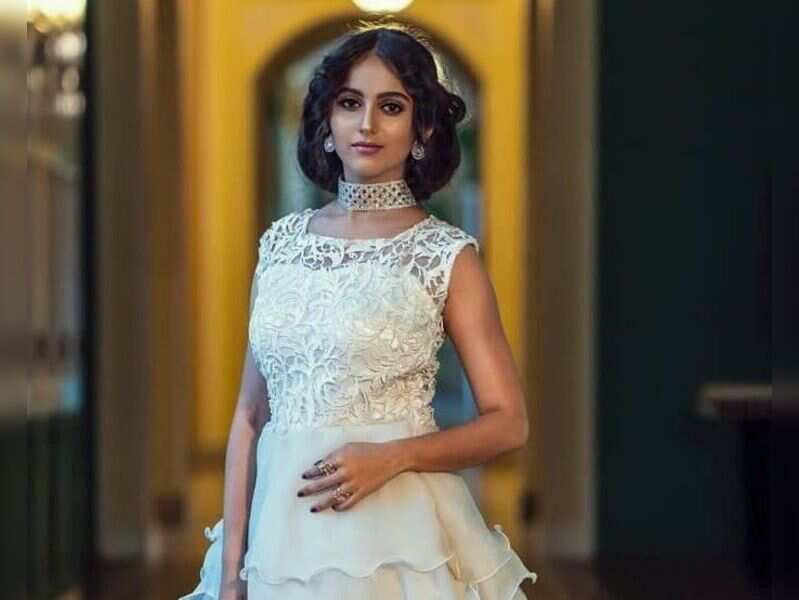 Niveditha Gowda sizzles in her new photo shoot - Times of India
