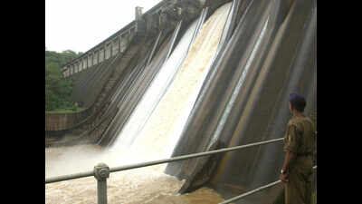 Modak Sagar in Thane overflows following heavy rains | Thane News ...