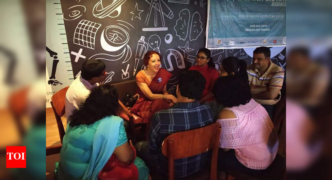 Human library in Bhubaneswar gets overwhelming response | Bhubaneswar ...