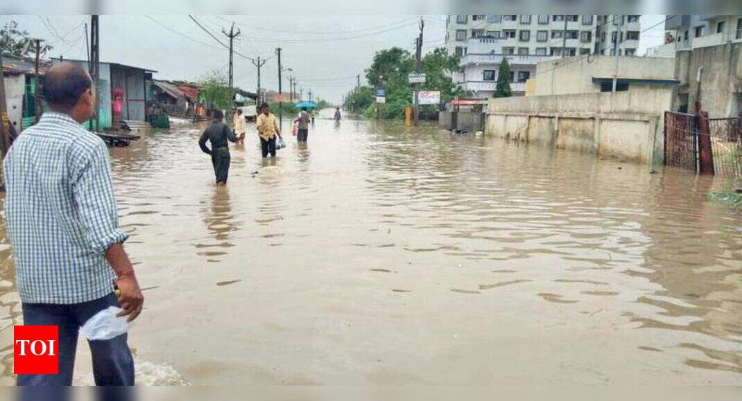 1,000 shifted from rain-battered Olpad, Navsari villages after heavy rain | Surat News - Times ...