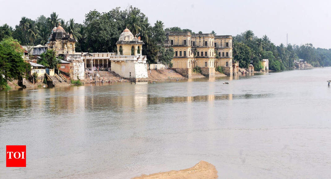 cauvery: Clogged channels let Cauvery leak | Trichy News - Times of India