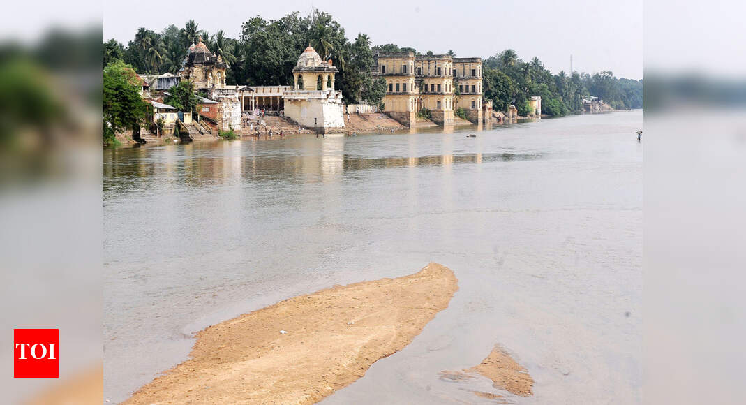 Cauvery: Clogged channels let Cauvery leak | Trichy News - Times of India
