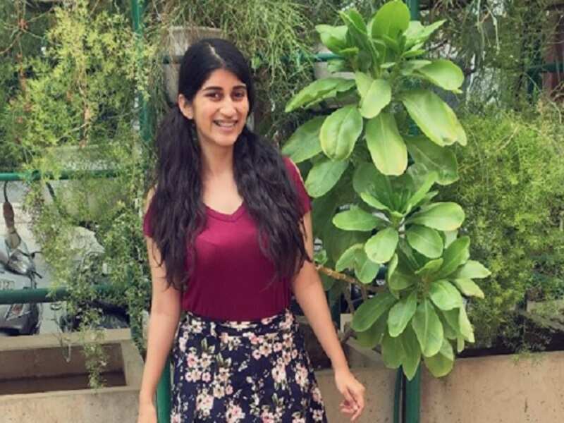 Deeksha Joshi shares a beautiful quote on World Emoji Day | Gujarati ...