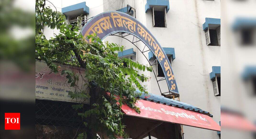 Eight more Byculla jail inmates hospitalised | Mumbai News - Times of India