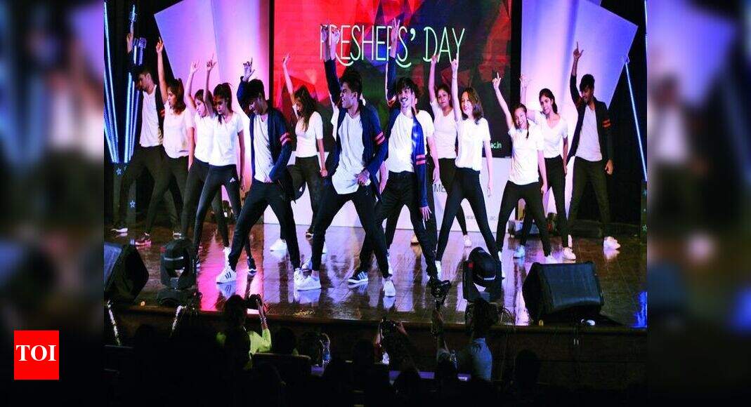Colleges come alive on Freshers’ Day, Cul Week - Times of India