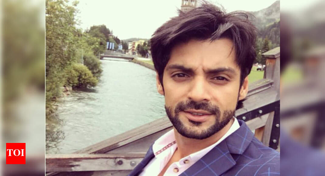 Karan Wahi reveals his painting skills - Times of India