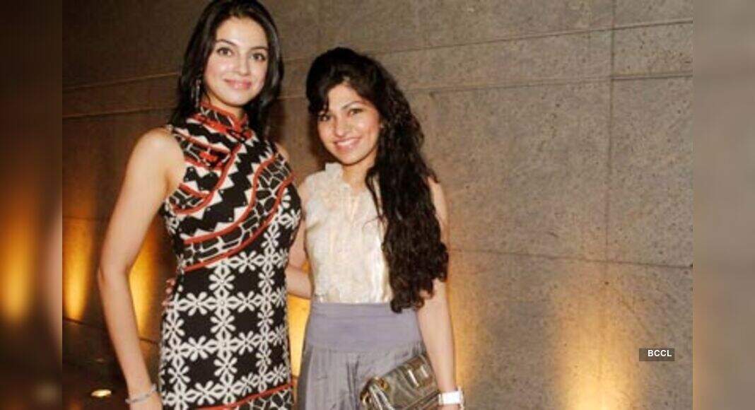 Divya Kumar and Tulsi (R) at the 6th anniversary bash of 'Skyz' at ...