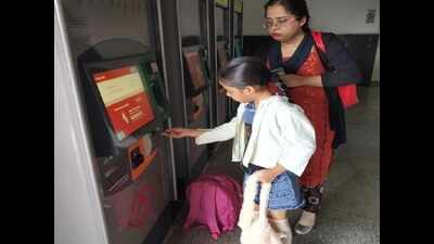 Lucknow Metro encourages usage of automatic token machines | Lucknow ...