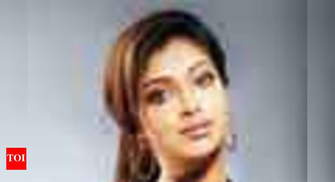 Anakha gets threat calls | Regional Movie News - Times of India