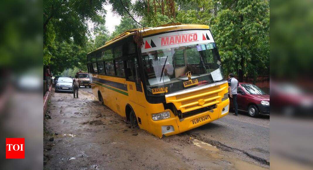 Flooding after Noida spent Rs 10 crore to desilt drains | Noida News ...