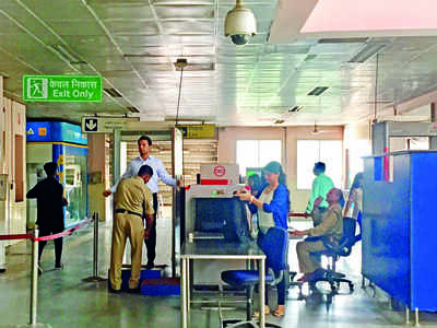 Nothing will escape the eye of this baggage scanner at metro station ...