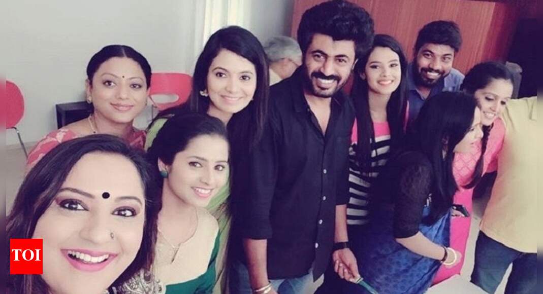 Radha Ramana team completes 400 episodes - Times of India