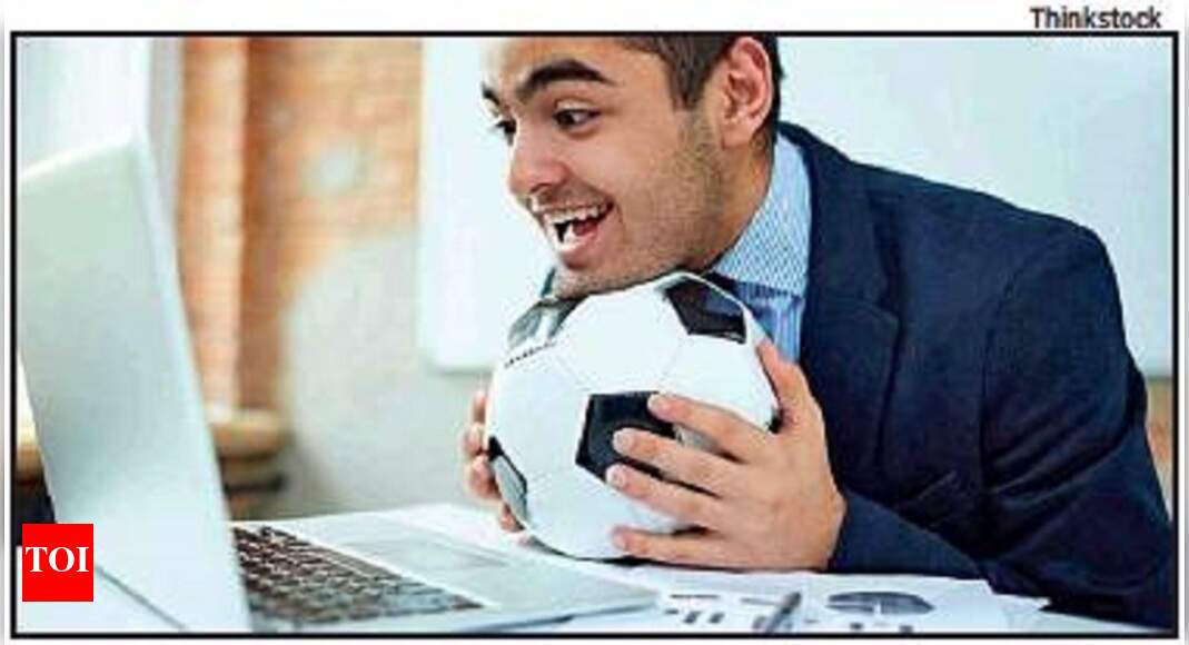 Flattering your boss can actually be bad for you: Study - Times of India
