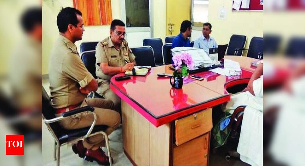 Aligarh CMS receives Rs 1 lakh extortion call; case registered | Agra News - Times of India