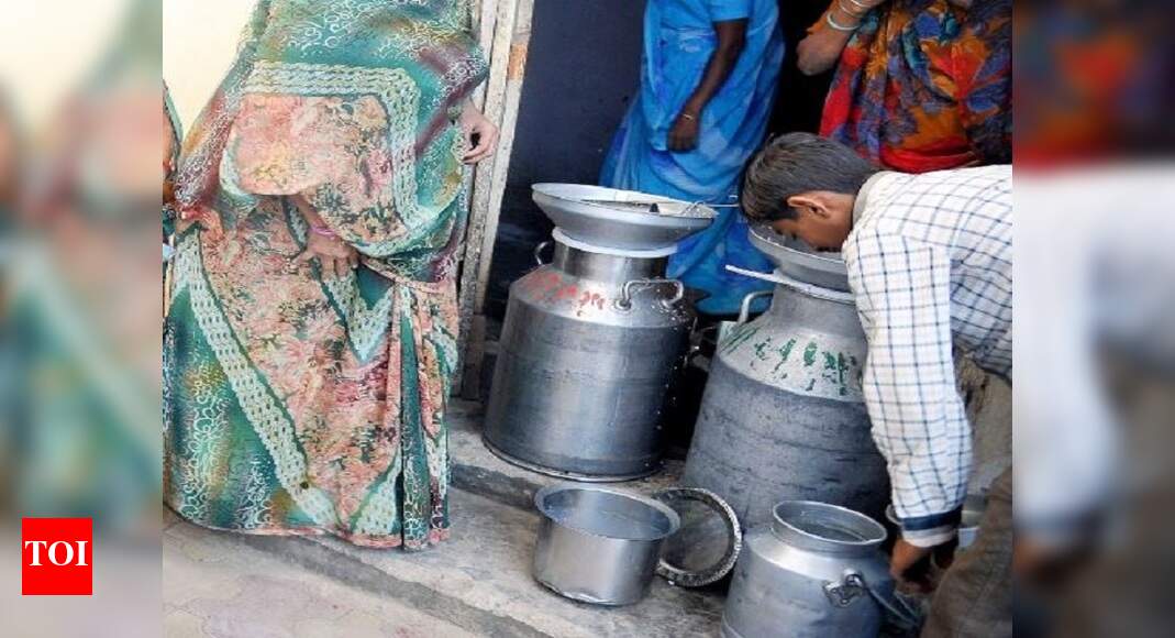 Gujarat Milk Procurement: Gujarat dairy unions cut milk procurement ...