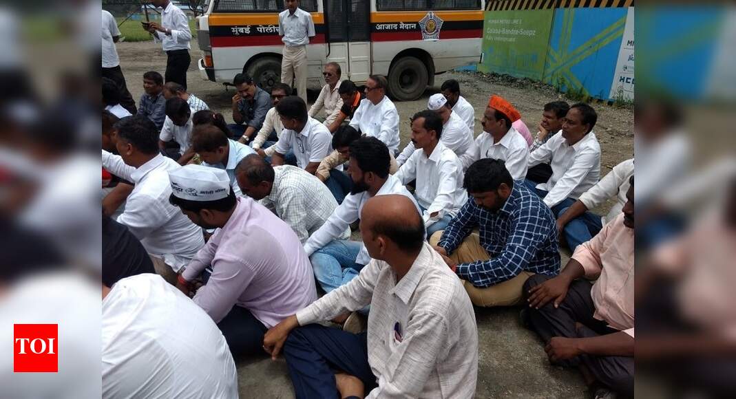 Maratha quota agitation: 'Jail bharo' protest held in Mumbai | Mumbai ...