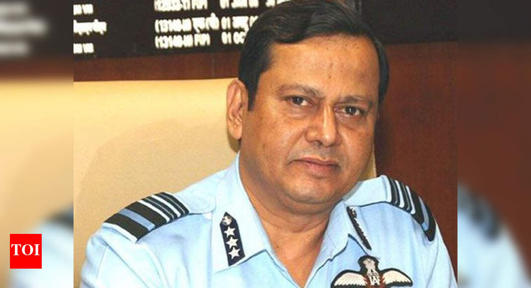 Air Marshal Balakrishnan Suresh takes charge | India News - Times of India