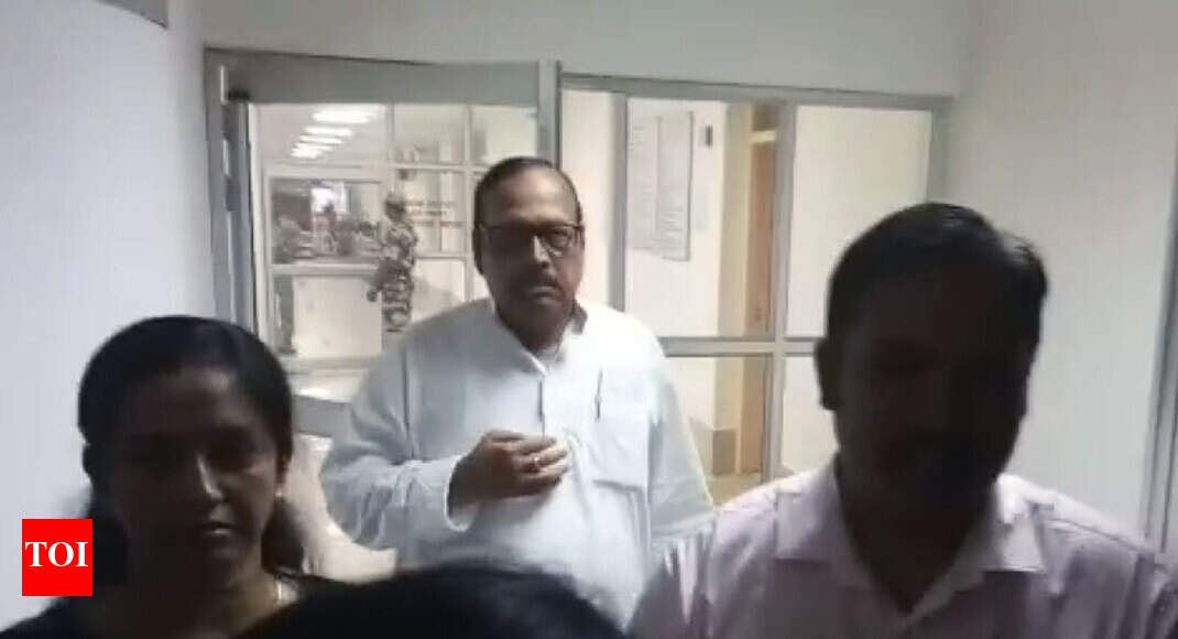 TMC team detained at airport, Didi cries ‘super Emergency’ | Guwahati ...