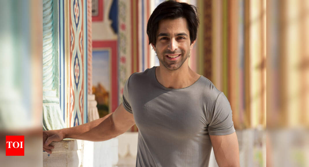 Jaipur boy Gaurav Wadhwa plays lead in Super Sisters - Times of India