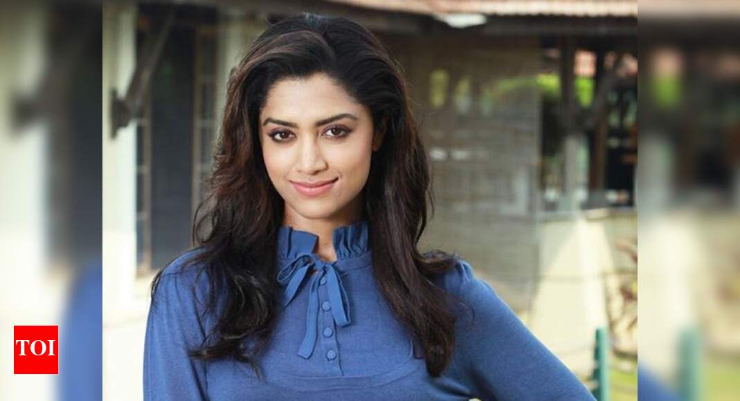 Mamta Mohandas reveals why Neeli is a special film for her | Malayalam ...