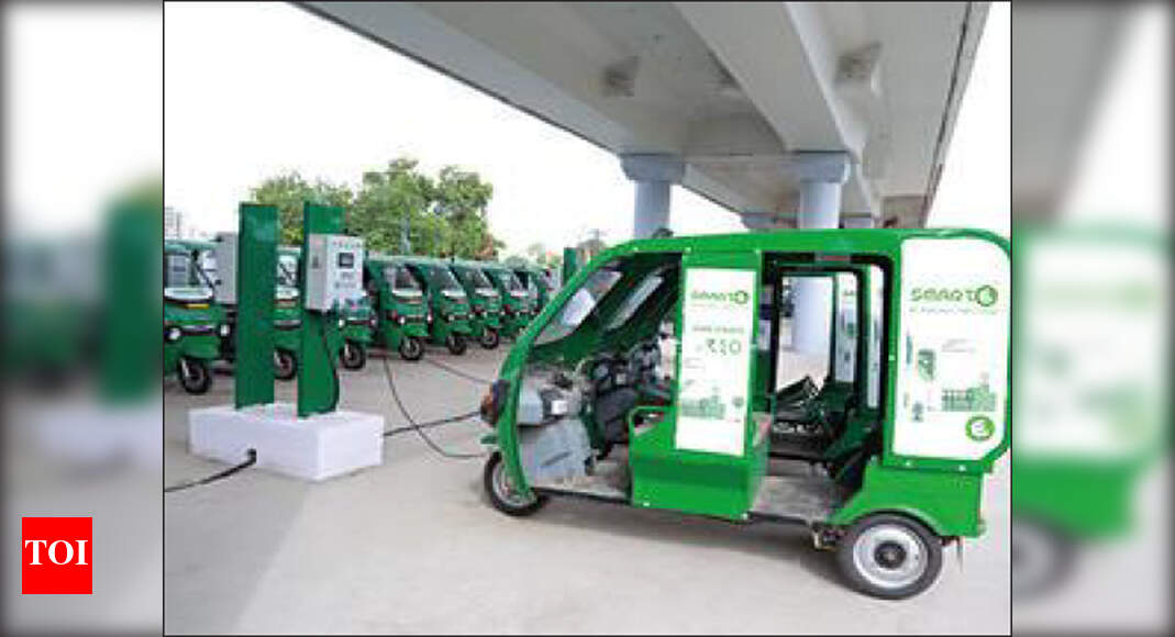 100 DMRC e-rickshaws for better last-mile connect | Delhi News - Times ...