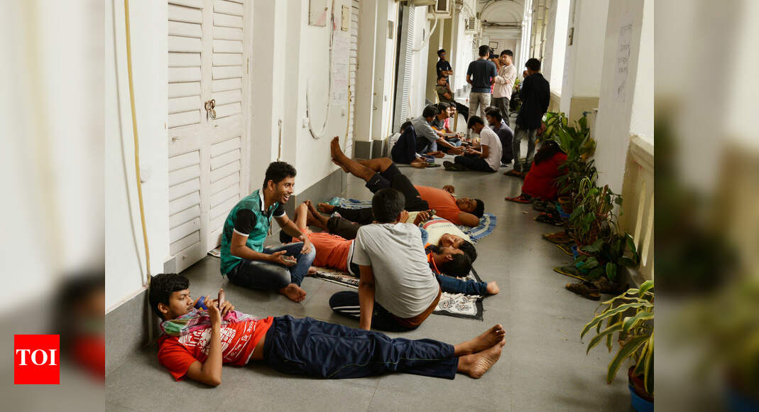Students Of Presidency University Strike: Students of Presidency ...