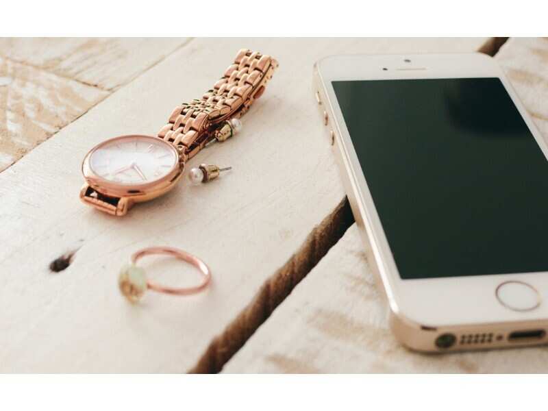 15 things you should avoid doing with your smartphones | Gadgets Now