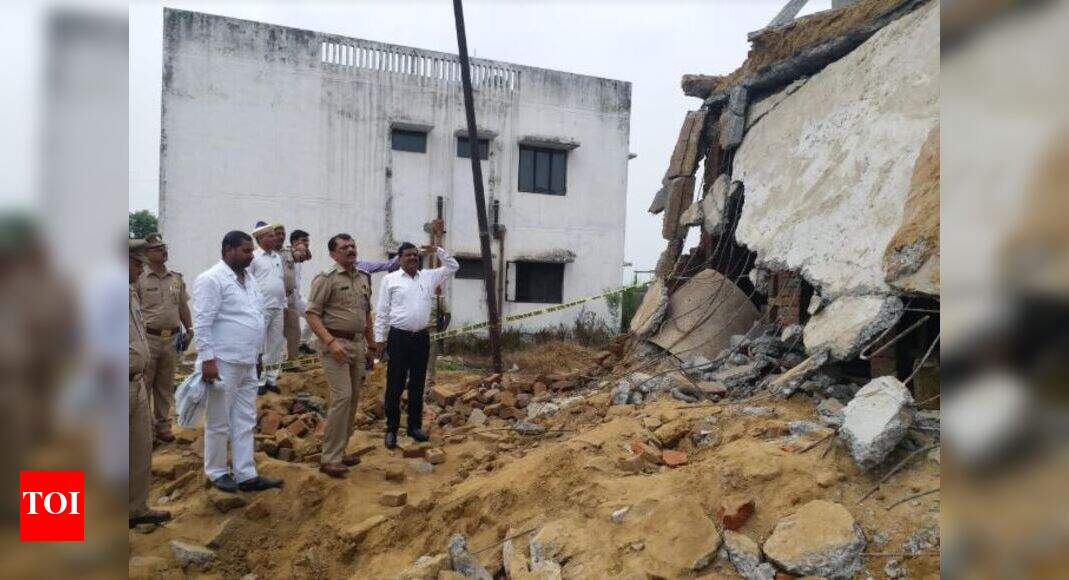 Two dead, three injured after portion of a house collapses in Mainpuri | Agra News - Times of India