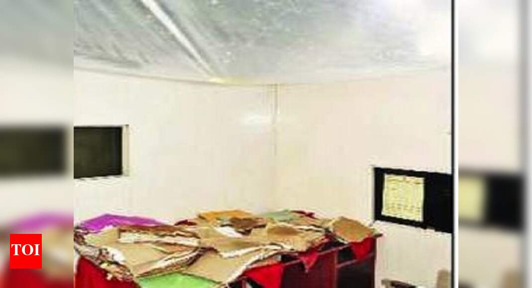Leaking collectorate roof risk to 50,000 files | Lucknow News - Times ...