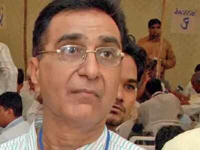 Congress workers clash in front of Deepak Babaria | Bhopal News - Times ...