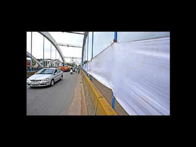 Kerala: Bridges choked as people throng to see rising waters | Kochi ...