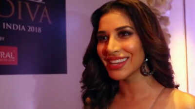 Miss Divas along with Lara Dutta and Sophie Choudry bedazzle Delhi ...